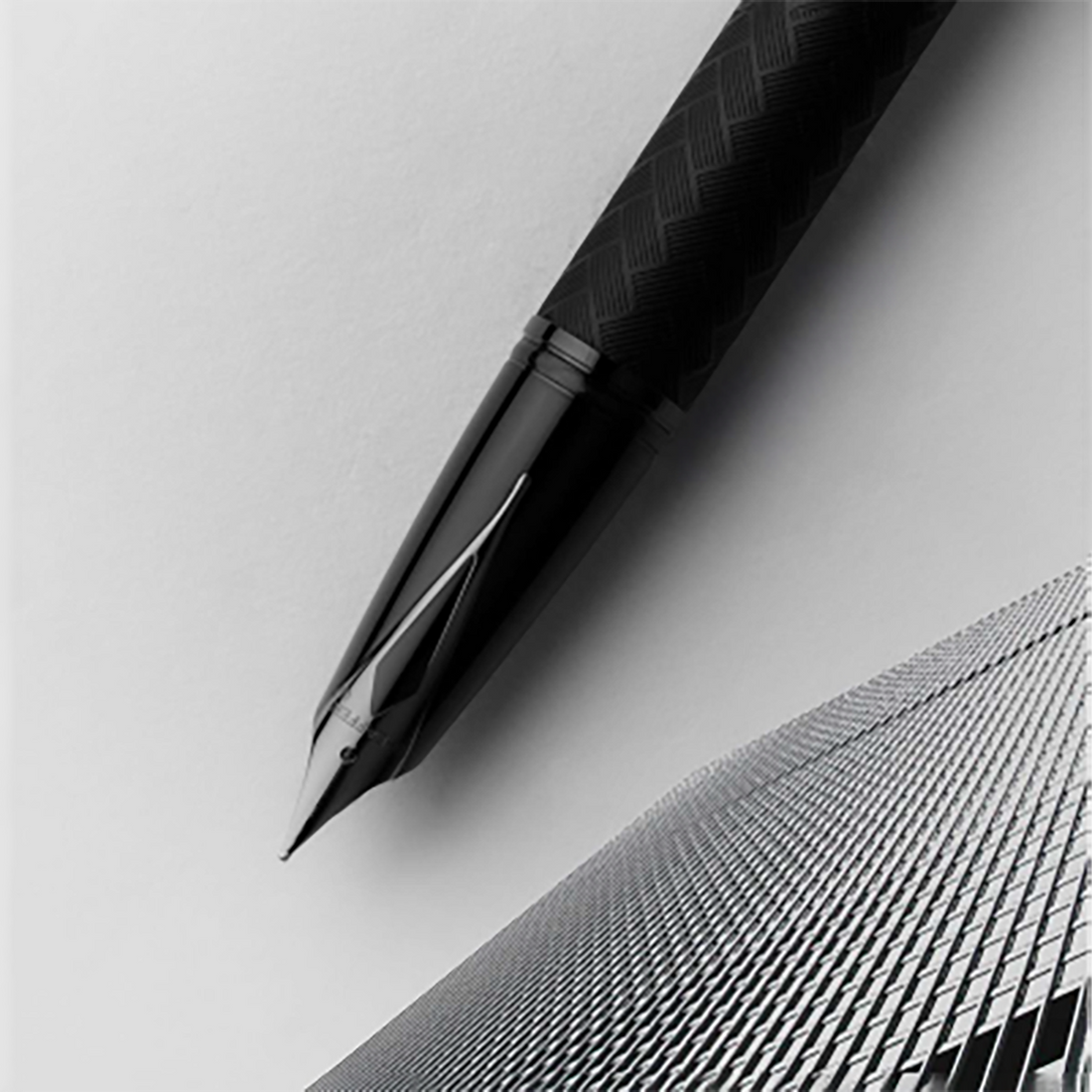 Sheaffer Legacy Chevron Matte Black Fountain Pen | PVD Gunmetal Trim